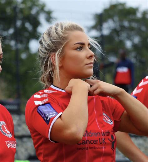 La Futbolista Madelene Wright Se Dio De Alta En