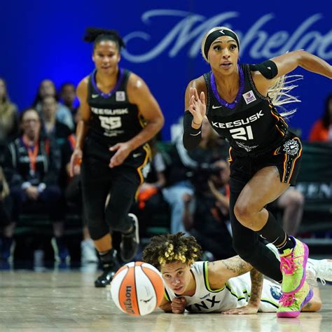 Dijonai Carrington Reveals Surprising Transformation Amid Wnba Offseason Athlon Sports