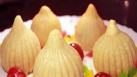 श्री गणेश चतुर्थी पर नारियल के मोदक से प्रसन्न करें बप्पा को Ganesh
