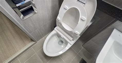 박서형팀장님이 꼼꼼히 청소해주셨고 관리방법도 일일이 하나하나 친절하게 이야기해주셔서 기분이 너무 좋습니다 하자신청할 부분도 찾아주셔서 신경 못쓴부분까지 이야기해주셨어요