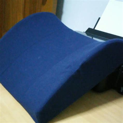 Dynalife Contoured Lumbar Cushion Everything Else On Carousell
