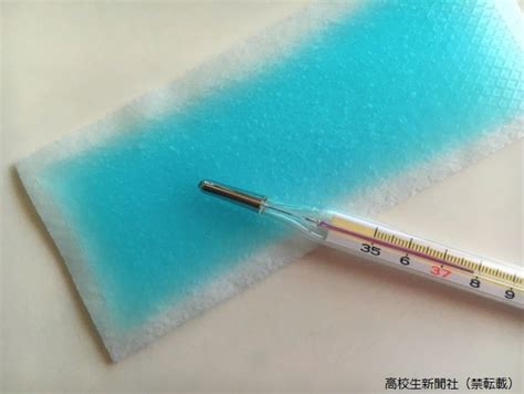 風邪で発熱したとき、冷却シートを貼るべき場所は？ 医者が教える正しい使い方｜高校生新聞オンライン｜高校生活と進路選択を応援するお役立ちメディア