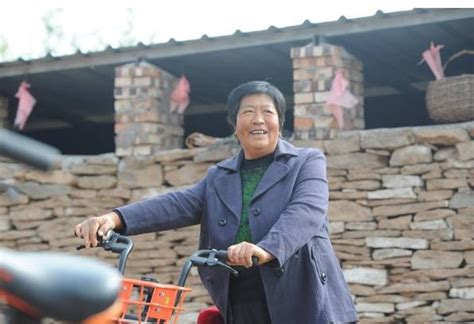 村支書打動共享單車 成為全國首個在貧困村能騎上共享單車的村 每日頭條