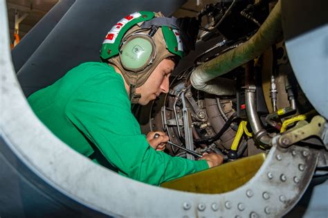 Dvids Images Uss Ronald Reagan Cvn 76 Sailors Work In The Hangar