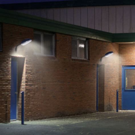 Iniciativas Nuevas Reflector Con Brazo 3 Luces Apto Led