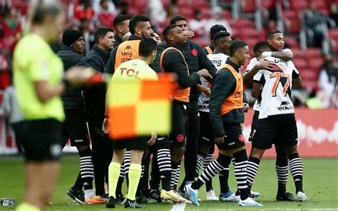 Dá para o Vasco escapar do rebaixamento Retrospecto mostra que sim