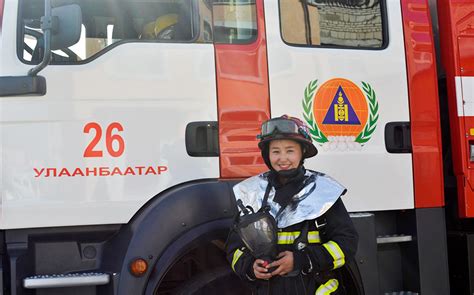 Itoim Гал сөнөөгч Д Ариунзаяа Хүнд нөхцөлд ажилладаг ч хүний амь аварч хүнд туслах хамгийн