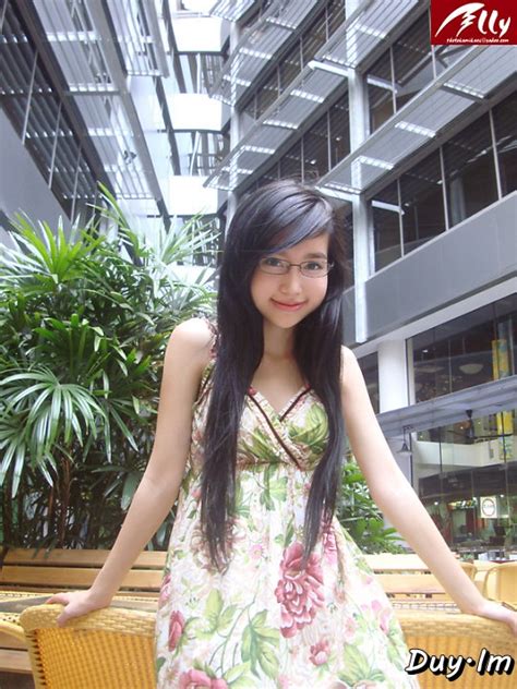 Daily Cool Pictures Gallery Sexy Elly Tran Ha New Lastest Collection 2011