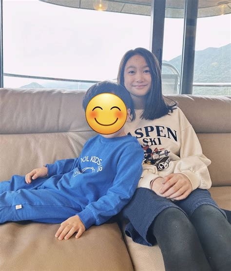 李小鹏女儿奥莉近照曝光 长发及肩气质温柔 搜狐大视野 搜狐新闻