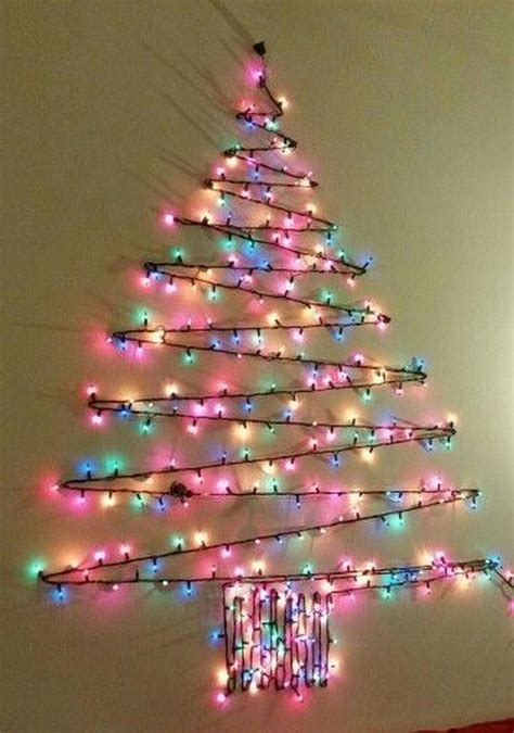 Festive Christmas Wall Trees To Copy Right Now 09 Lovahomy