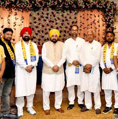 Aam Aadmi Party Gets Stronger In Jalandhar Dozens Of Congress Bjp