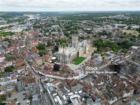 캔터베리 대성당 켄트 영국 하이 앵글 드론 조감도 여름 0명에 대한 스톡 사진 및 기타 이미지 0명 2022년 건축 Istock