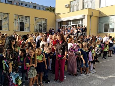 Наближава крайният срок за участие в първото класиране за прием в първи