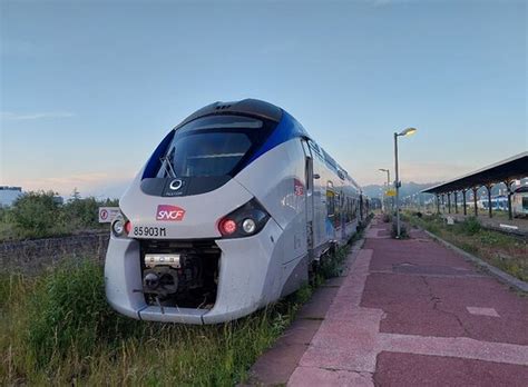 Only Four Indoor Benches No Exterior Seats If Waiting For Buses Review Of Gare Sncf De Dieppe