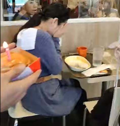 Jollibee Crew Throws Surprise Birthday Party For Pwd Woman Dining Alone