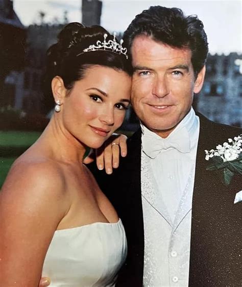 Icha Almost 31 Years Ago Keely Shaye Smith Met Her Future Husband Pierce Brosnan While On A