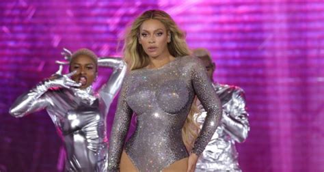 Дуучин Бейонсегийн аялан тоглолтын кино Монголд гарна