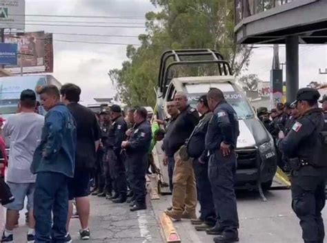 Patrulla Arrolla A Mujer Vecinos Golpean A Policías Y Cierran Vialidad