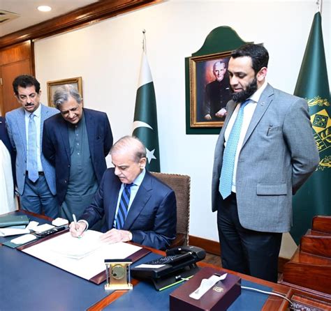 Pm Shehbaz Hails Passage Of 26th Amendment As National Consensus Victory