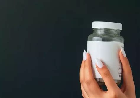 10 بهترین مکمل‌های تقویتی برای پوست، مو و ناخن که باید بشناسید