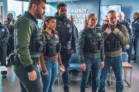 Chicago Pd Midseason Premiere Review Does Halstead Survive 7x10