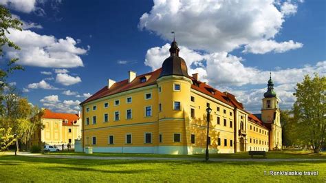 Zrób Zakupy Odbierz Przewodnik I Wybierz Się Na Wycieczkę Do Rud Po Wiosce Oprowadzą Znani