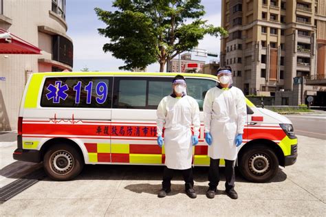 全台第一！ 竹市救護車全面升級「巴騰堡格紋」提升行車安全