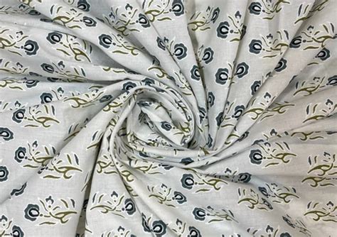 White Floral Printed Cotton Cambric Fabric At Karam Pura New Delhi ID