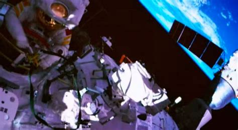 Astronautas Chinos Realizaron Segunda Caminata Espacial Diario Octubre