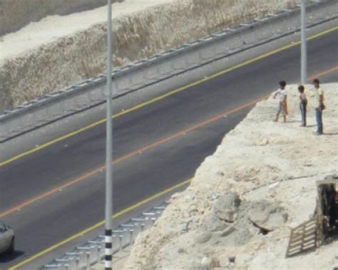 إصابة مستوطن بزعم رشق مركبته بالحجارة شمال رام الله Pnn