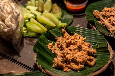 Pecel Pitik Kuliner Khas Suku Osing Banyuwangi Untuk Upacara Adat
