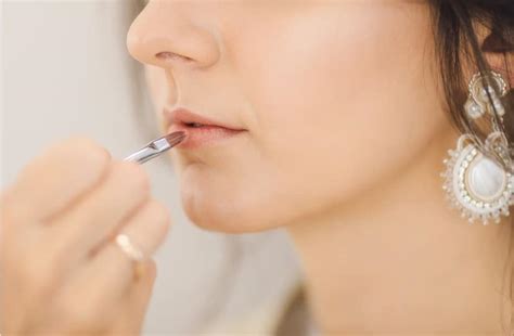 Cara Buat Ombre Lips Ala Korea Untuk Bibir Tebal Dan Hitam