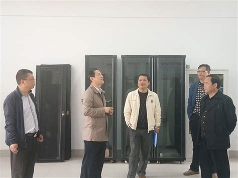 省教育技术装备中心朱曙培一行来我校调研