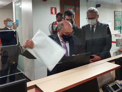 Grupo De Juristas Registra Pedido De Impeachment De Bolsonaro Com Base