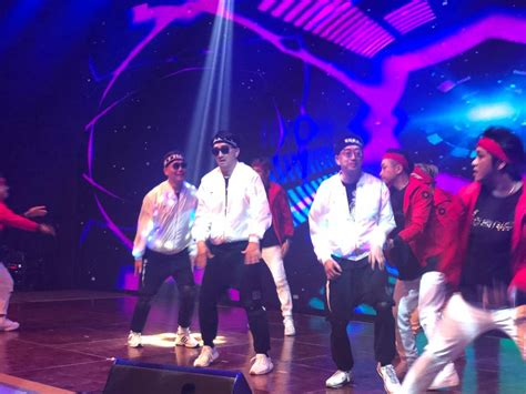 民建聯晚會三前高官大跳hip Hop 張曉明題詞以220萬投得 星島日報 Line Today