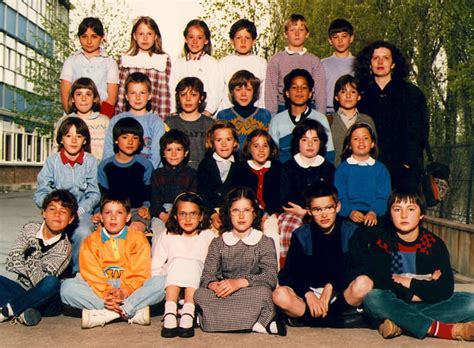 Photo de classe CM1 de 1985 école Henri dunant Copains d avant