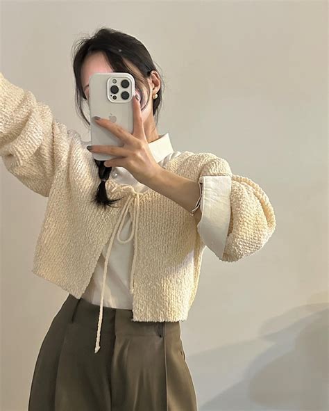 유인어스 파모 여성 가을 크롭 간절기 브이넥 리본 볼레로 니트가디건