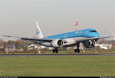 PH NXE KLM Cityhopper Embraer E195 E2 ERJ 190 400 STD Photo By Bram