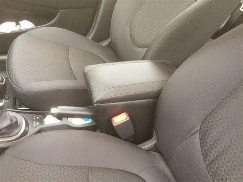 Подлокотник — KIA Rio (3G), 1,4 л, 2015 года | аксессуары | DRIVE2