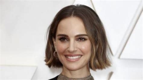 상의 탈의 후 일광욕… 성전환 엘리엇 페이지 유방절제술 후 근황