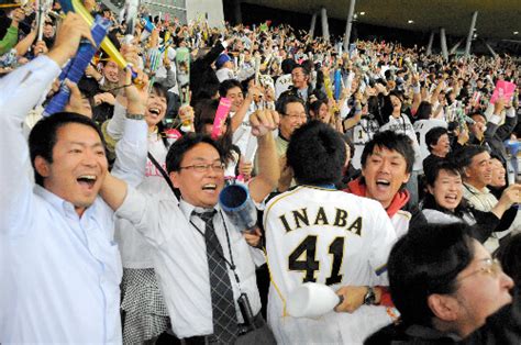 （朝日新聞社）：歓喜 プロ野球クライマックスシリーズ