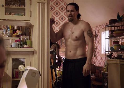 Steve Howey Pictures