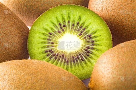 完整和半猕猴桃