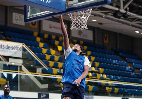 Moussa Dicko Signe Comme Stagiaire Avec Les Mets 92 Bebasket