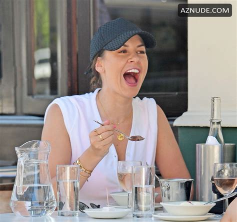 Imogen Thomas Sexy In Primrose Hill While Eating Ice Cream And Drinking