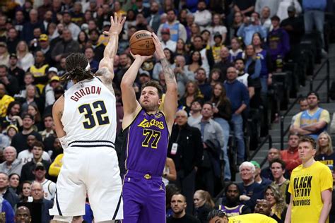 Видео Дончиќ и Леброн го декласираа Јокиќ