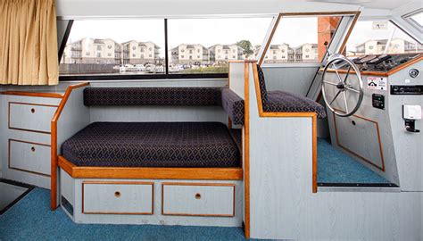 Clare Class 6 8 Berth Boat Carrickcraft