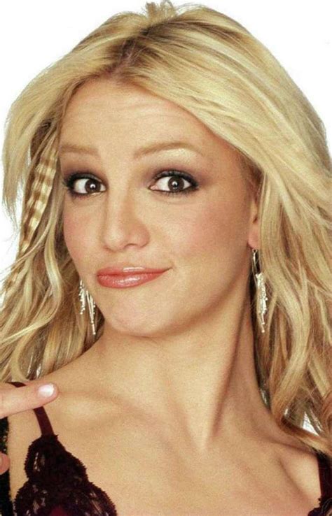 Review Britney Spears Femme Fatale Shows Spark