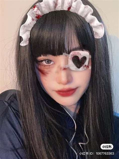 Concept Photography Influencer Grunge Girl Poses Portrait