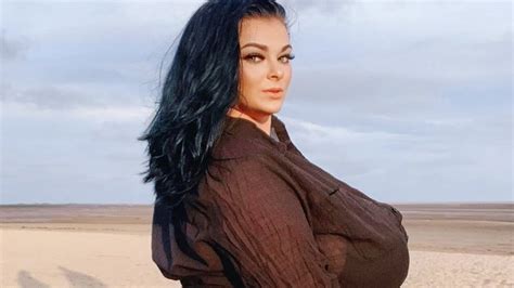 Karla James Great Curvy Model Biography Wiki Plus Size Fashion New